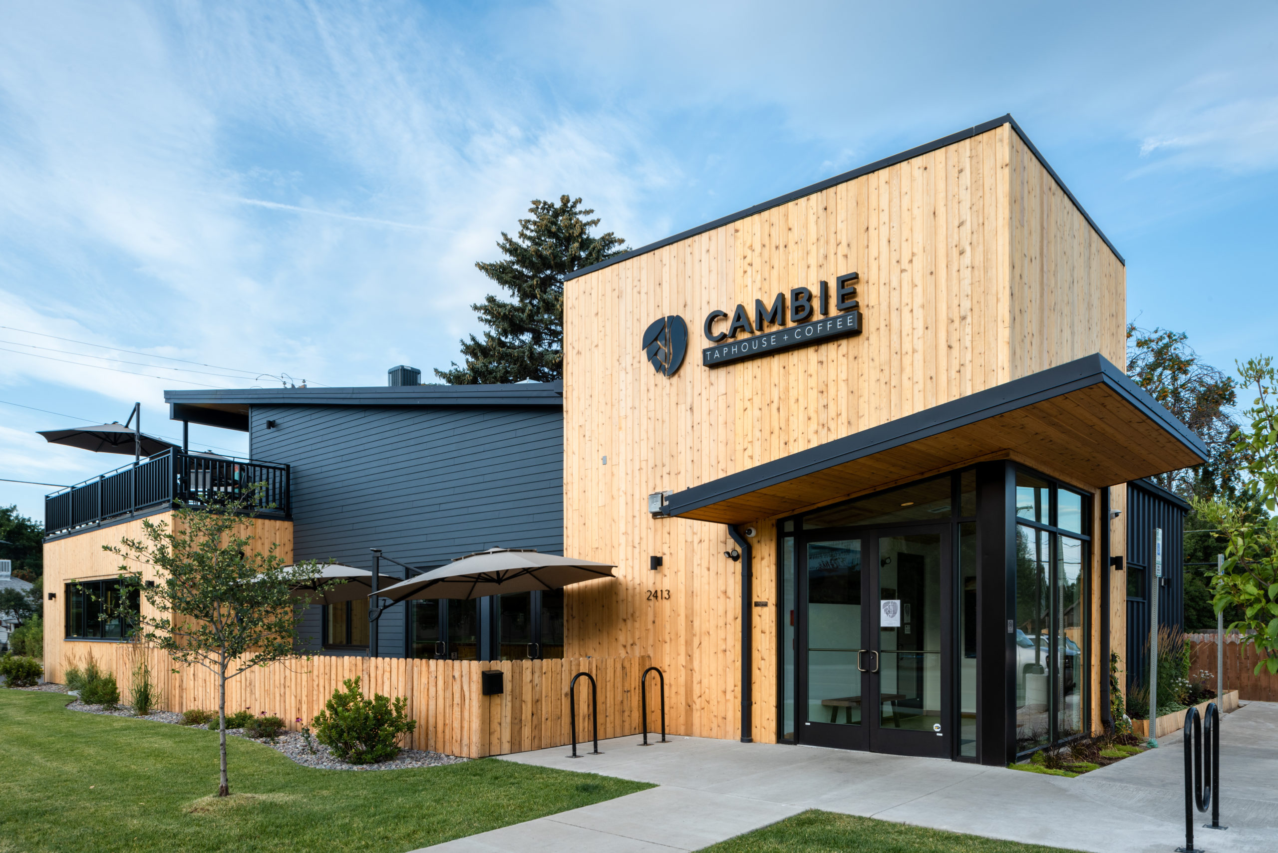 Cambie Taphouse + Coffee - OZ Architects